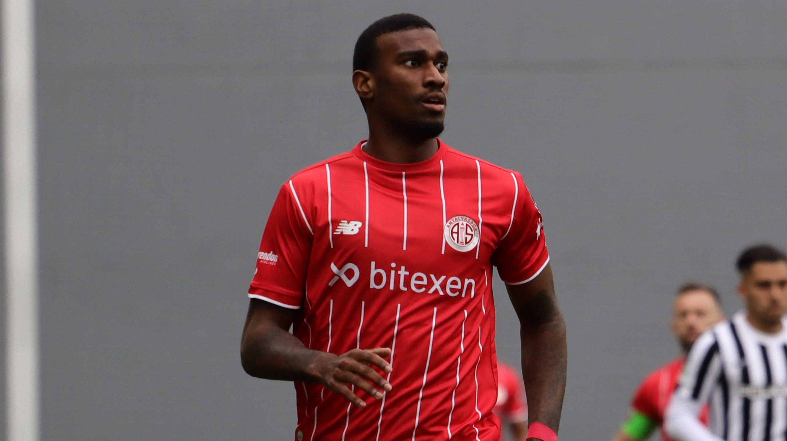 » Haji Wright İngiltere yolcusu