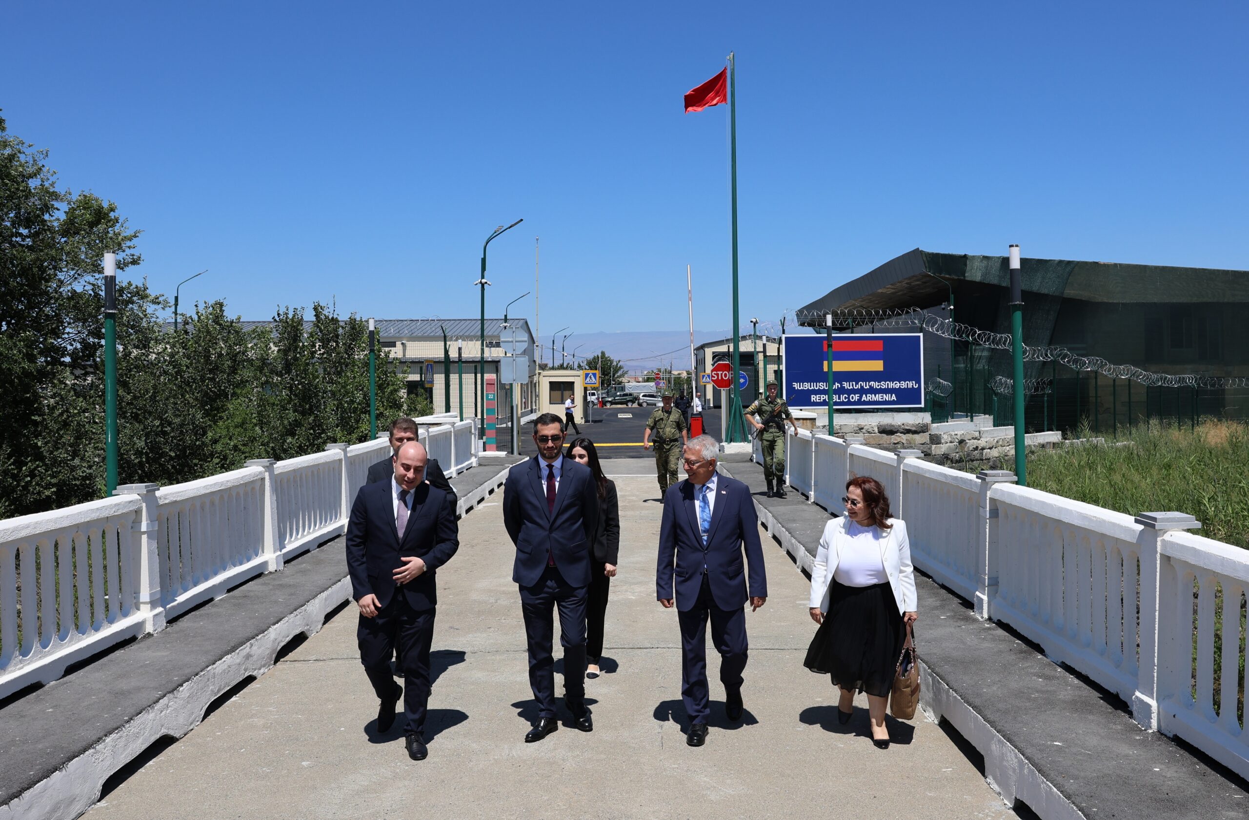 » Yer, Türkiye-Ermenistan sınırı: Köprüde diplomasi