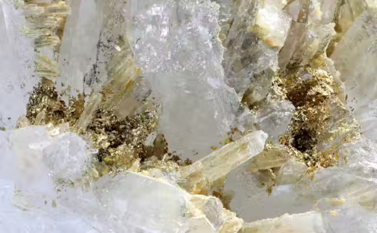 » Büyük altın külçelerini nasıl yaparsınız? Kuvars ve depremle